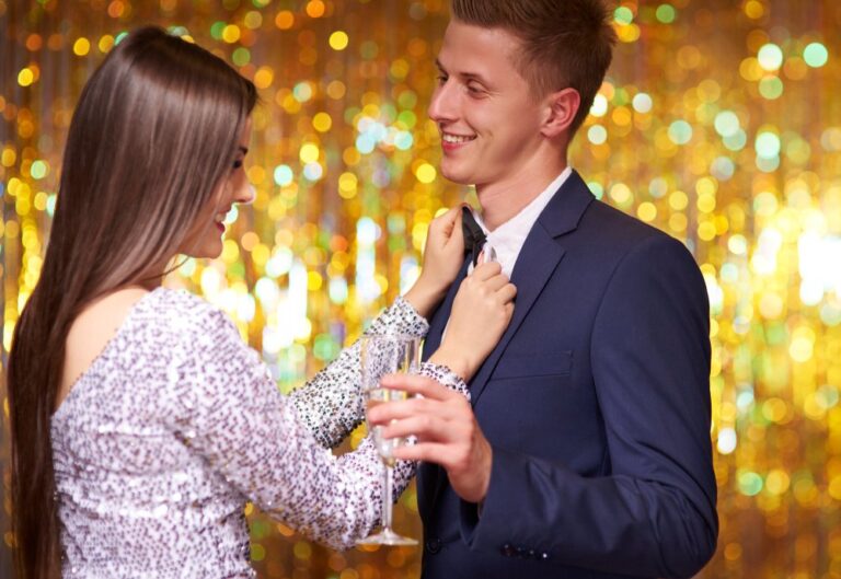 Homecoming vs Prom: key differences - Tailors Couture